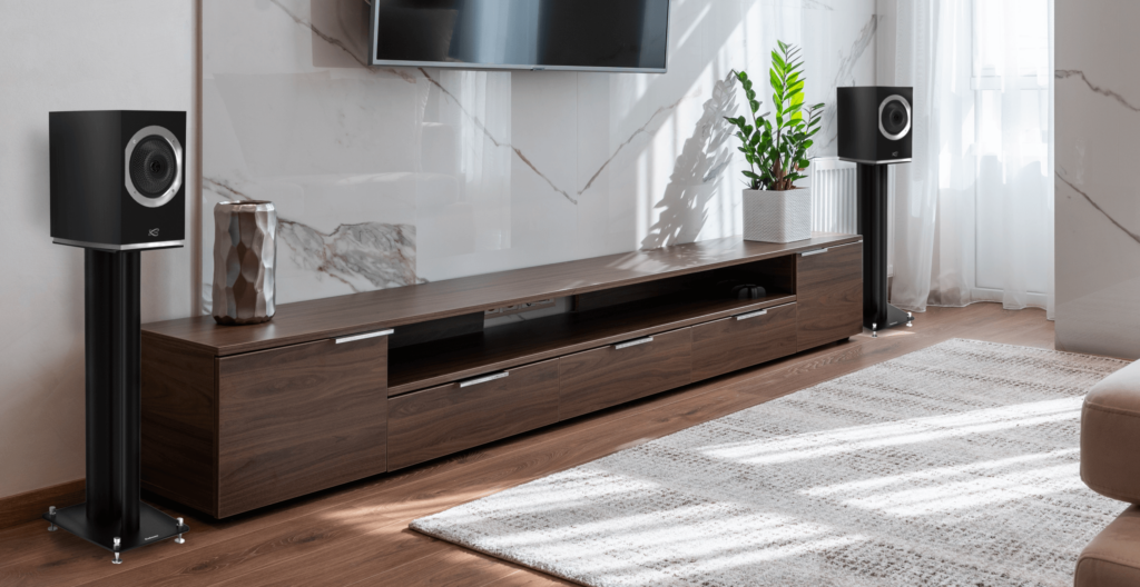 RIALTO : first Cabasse wireless Hi-fi system in a bookshelf format